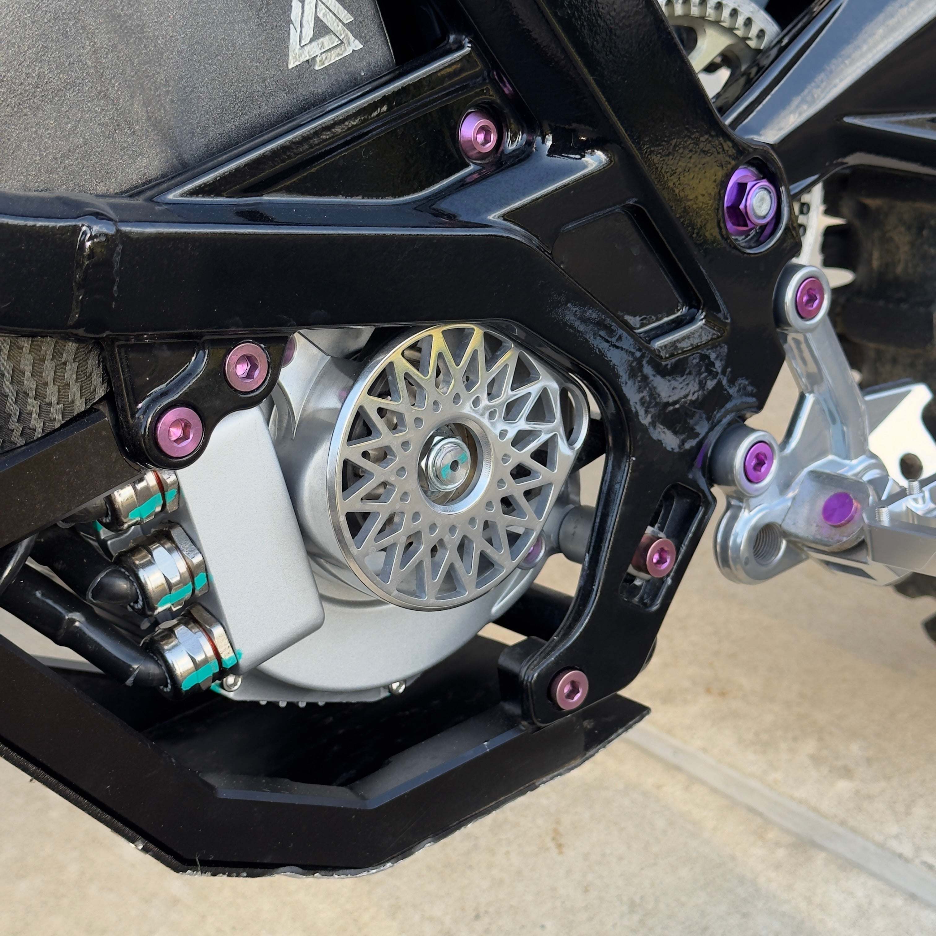 PRE-ORDER Surron LBX Aluminum Motor Cover – ridemoda
